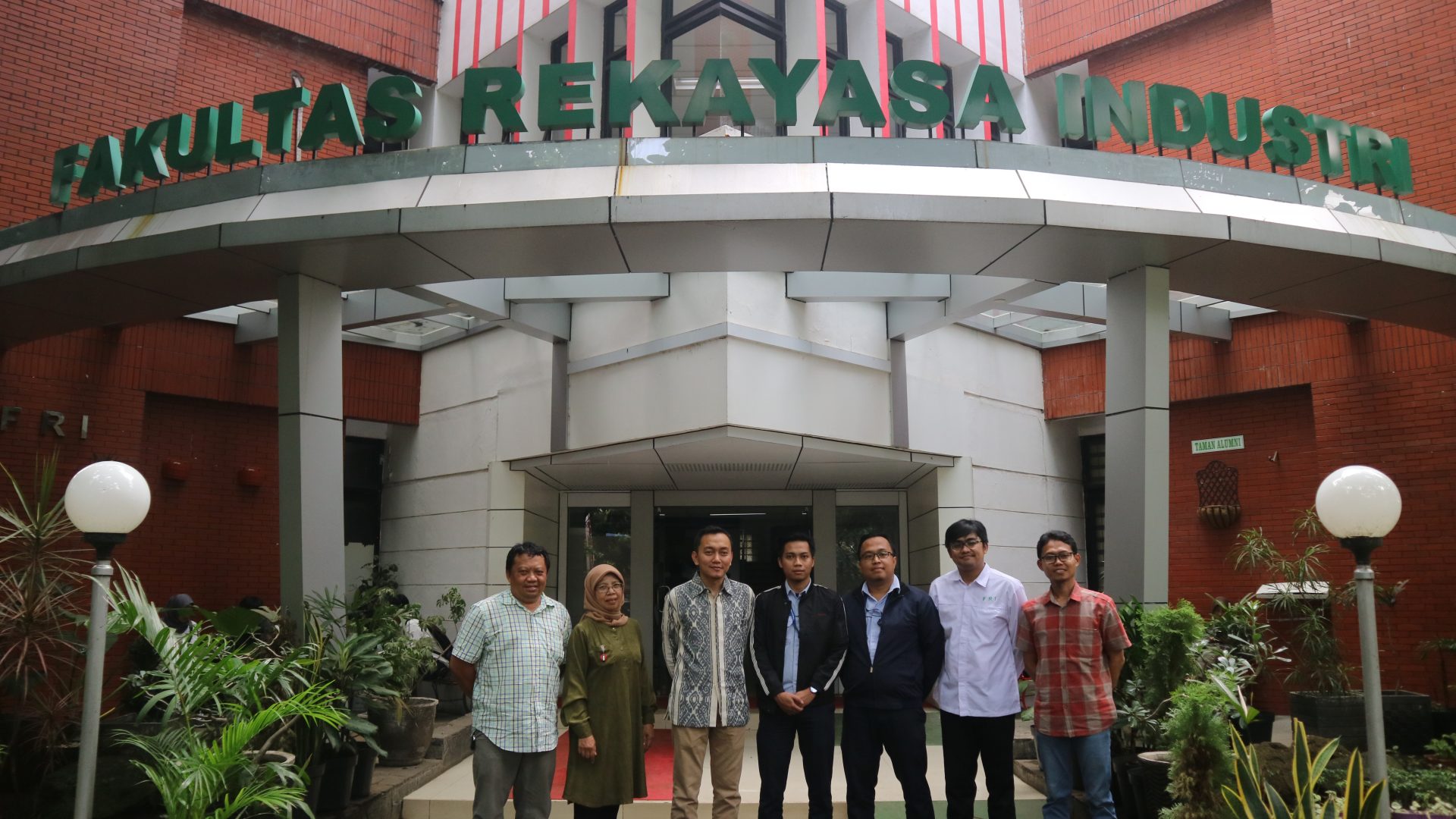 FRI dan PT.ASKI Bekerja Sama Dalam Digital Internship Program Untuk ...